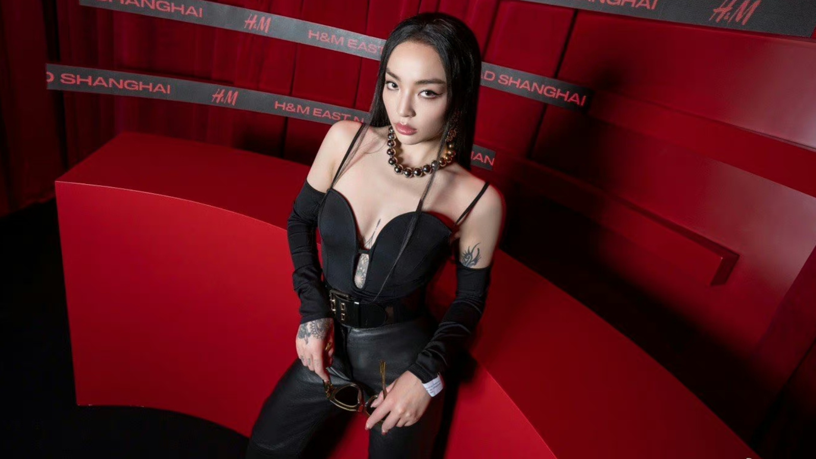 Vava (毛衍七): The Chinese Rap Queen by Cee-Rap